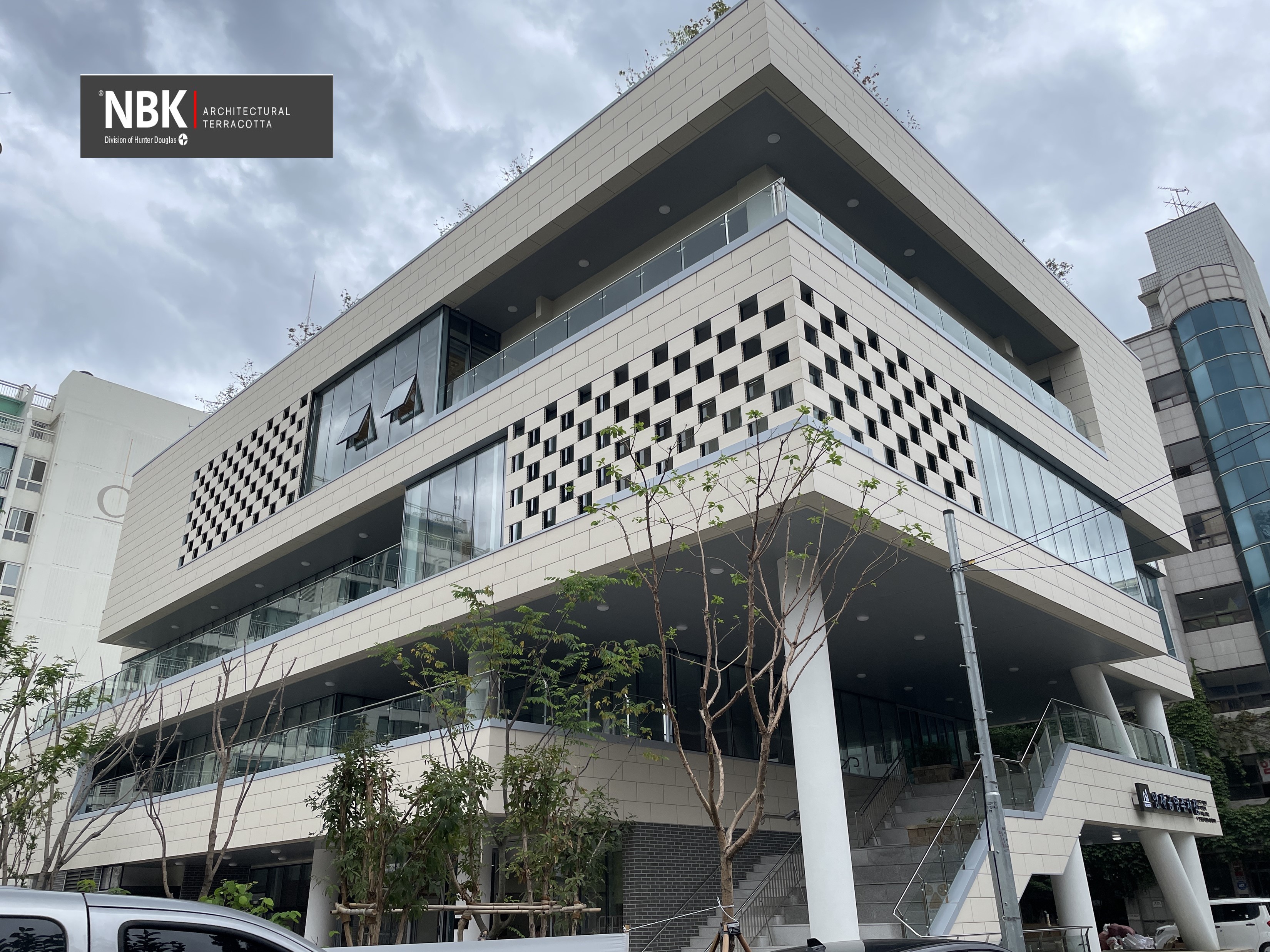 Project - 韩国良才停车场大厦